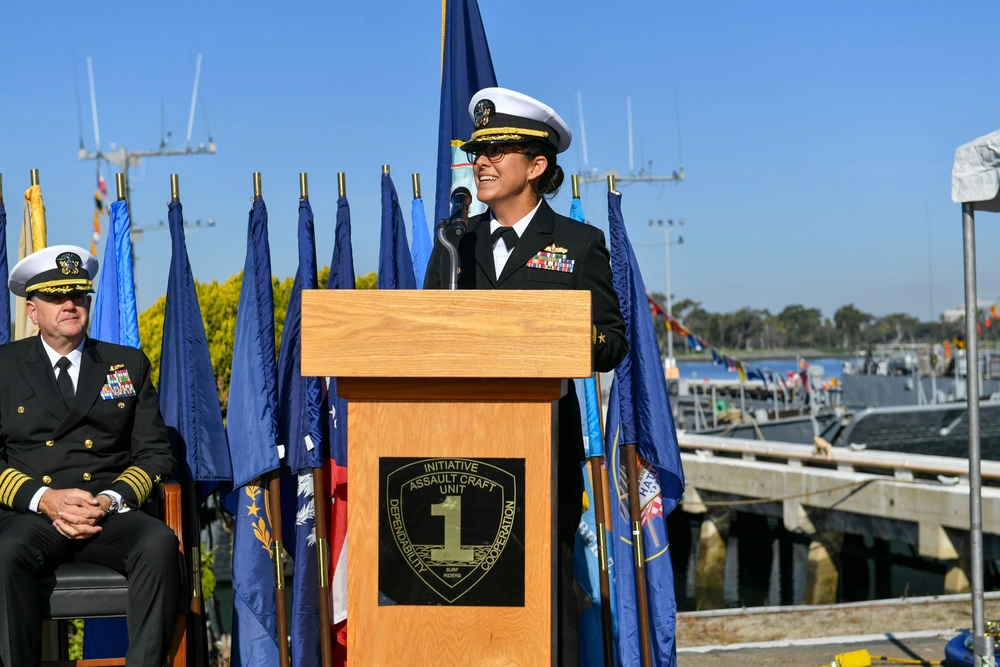 Assault Craft Unit 1 holds change of command aboard Naval Amphibious ...