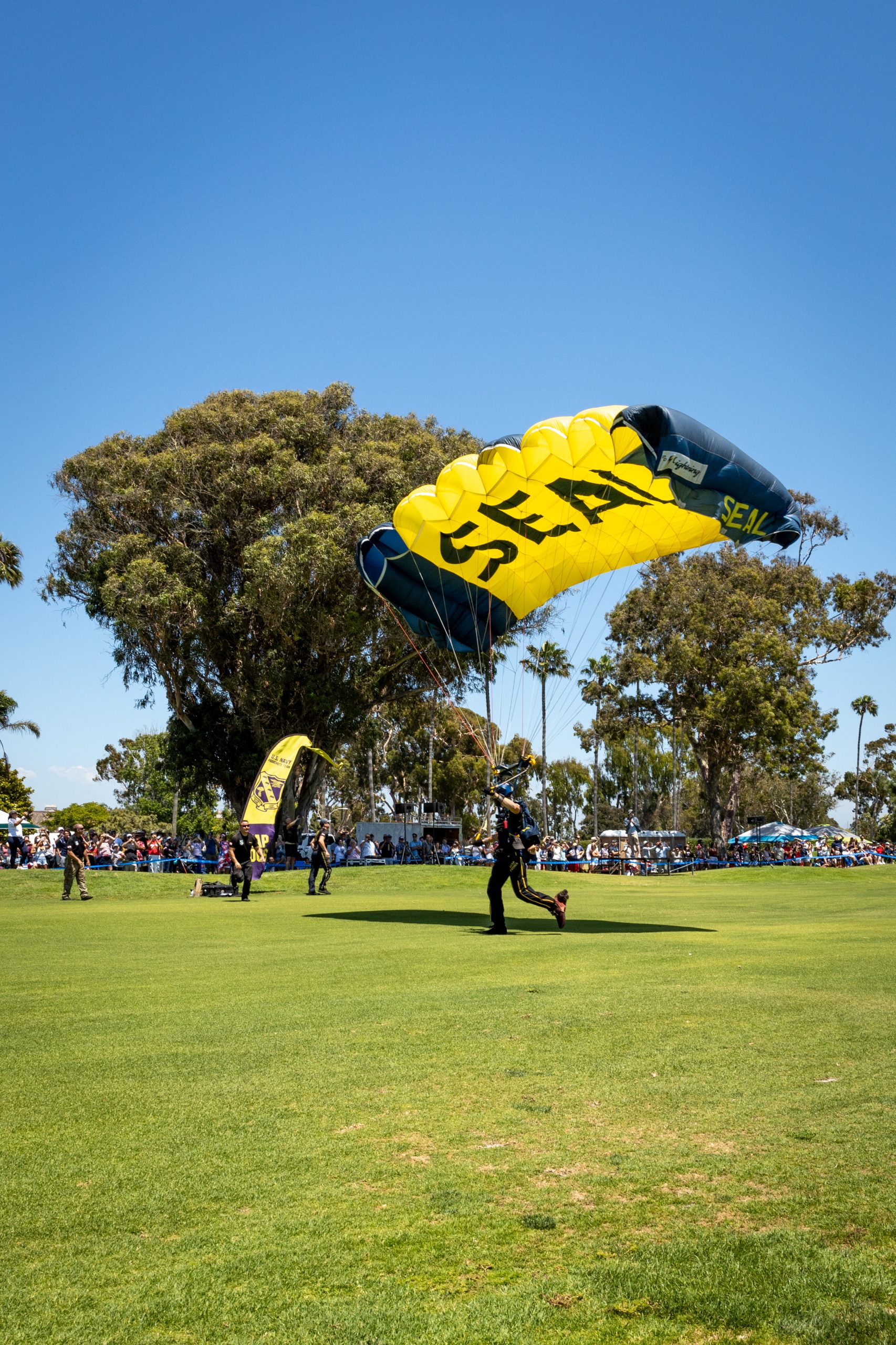 The U.S. Navy Parachute Team performs down plane maneuver at Coronado's ...