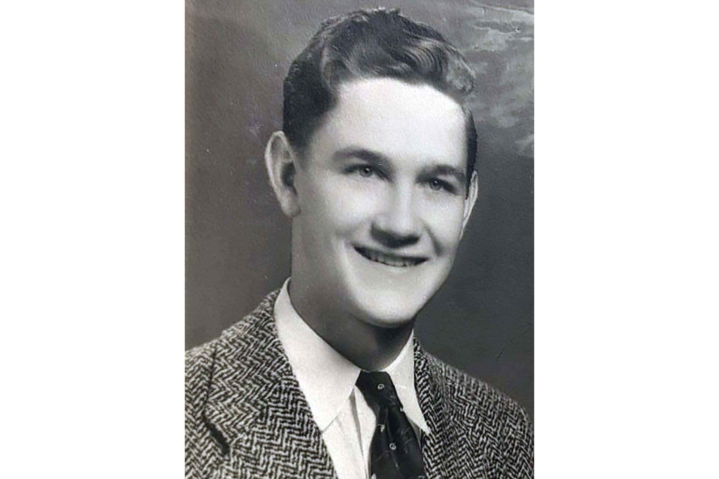 World War II sergeant whose plane was shot down over Germany honored ...