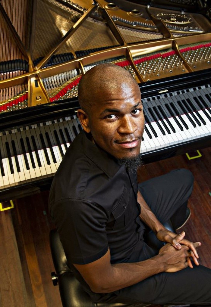 Autumn concert series highlights Joshua White Trio – The Coronado News